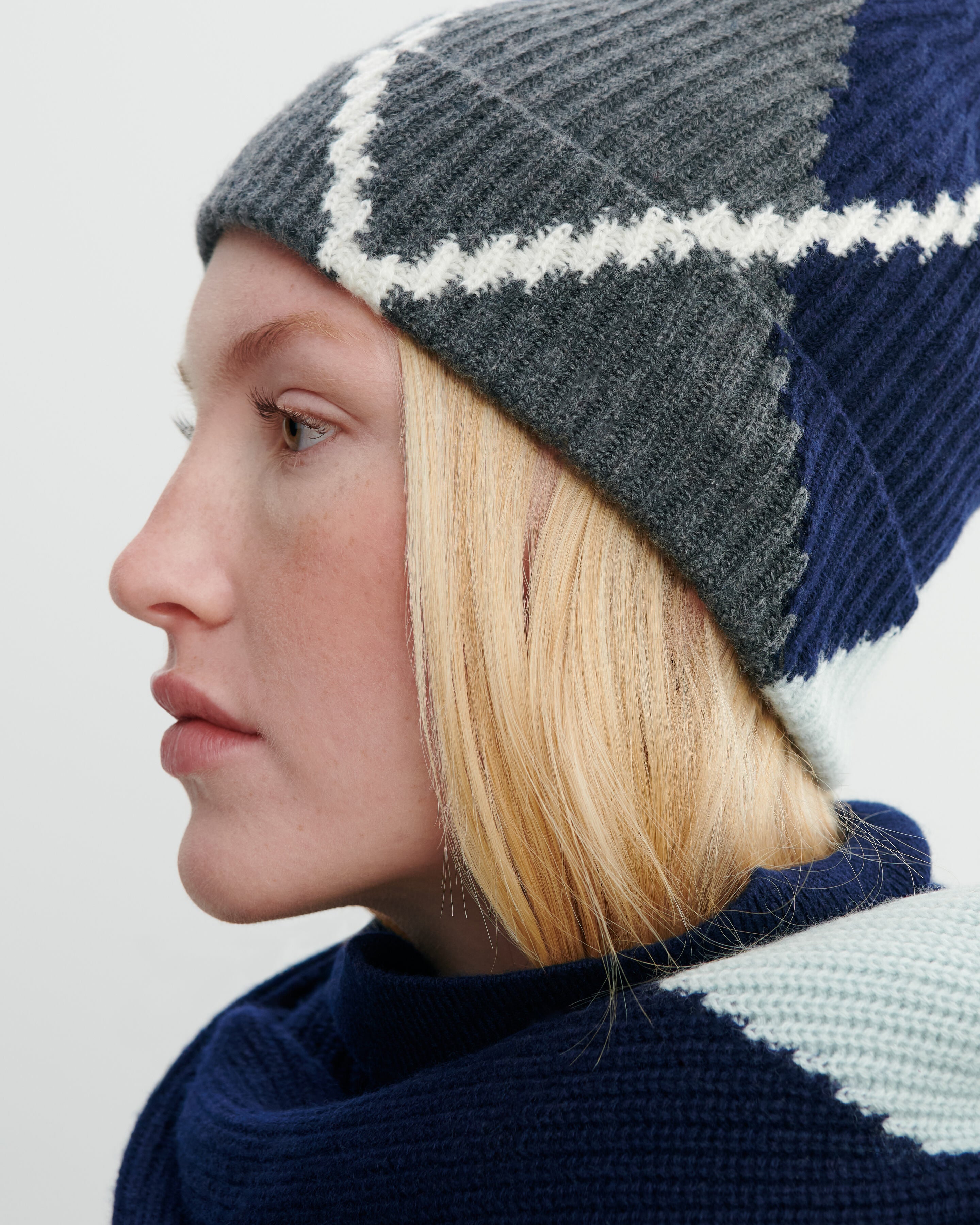 Argyle hat in Cashmere Mix navy blue/aragon green | Eric Bompard