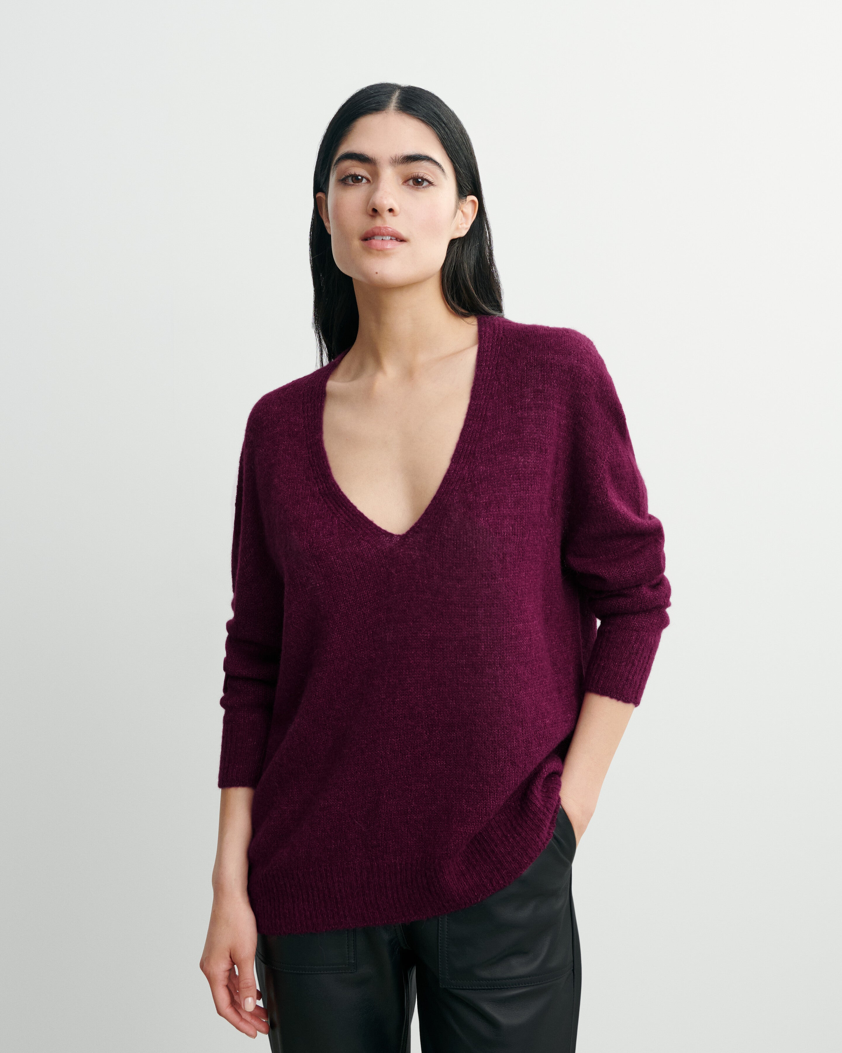 Feather knit V-neck in Cashmere, Silk Women damask plum | Eric Bompard
